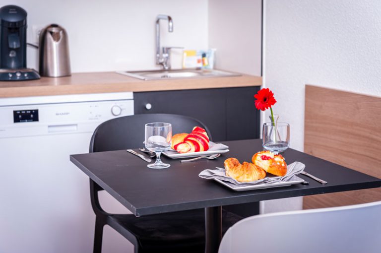 Le Hüb Grenoble Un Nouveau Mode De Vie Coliving Bar Events